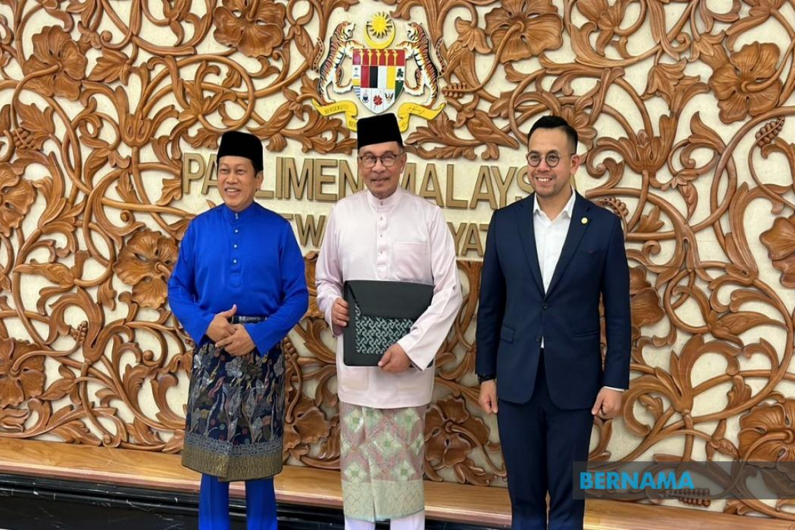 Anwar Bentang Belanjawan 2024 Di Dewan Rakyat
