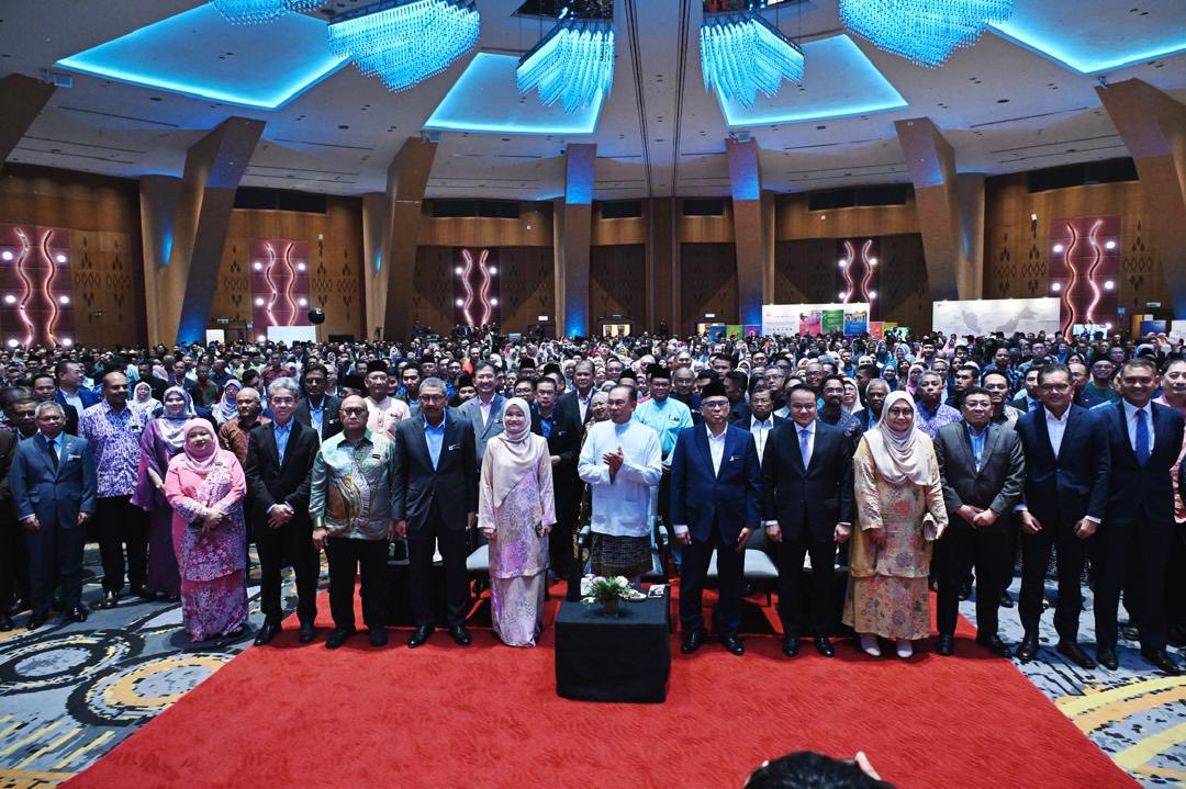 Majlis Peluncuran Sekolah Angkat MADANI