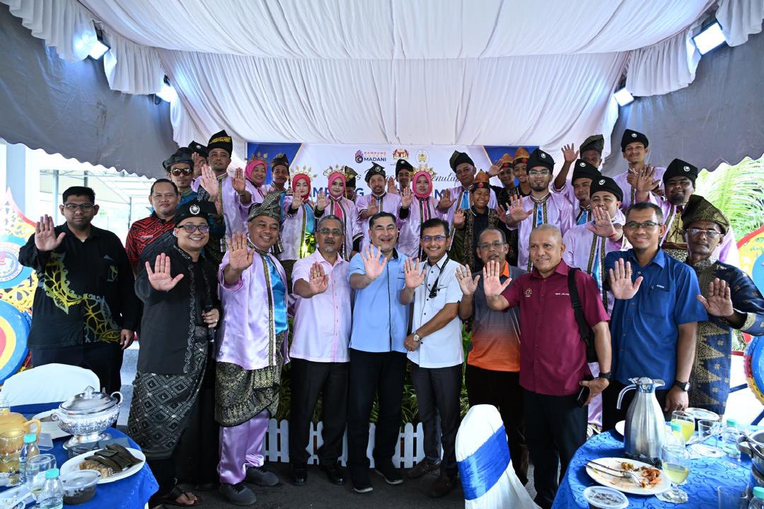 Majlis Perasmian Penutup Kampung Angkat MADANI Mukim Hulu Besut, Besut ...