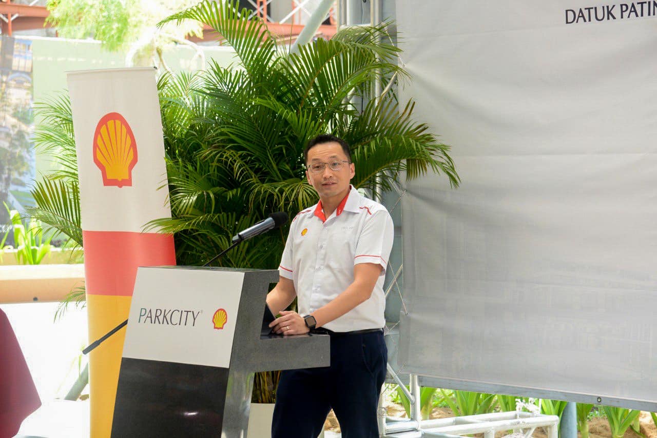 Majlis Penyerahan Simbolik Surat Anugerah Bagi Pembinaan Shell Malaysia ...